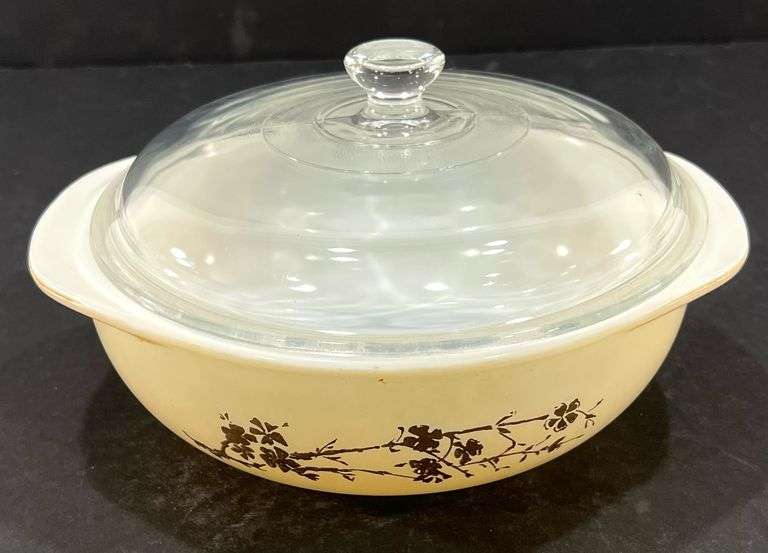 PYREX 2-QT Golden Branch Casserole Dish w/ Lid - Black And Gold Auctions