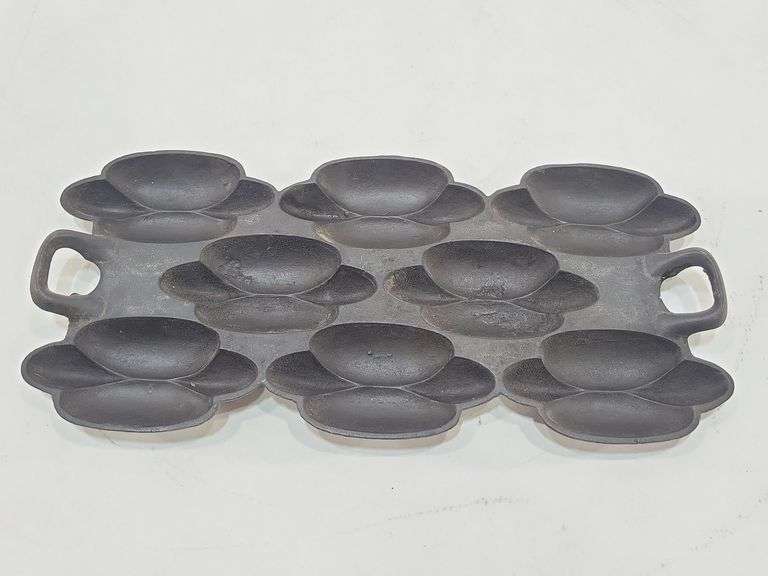 Antique Cast Iron G. F. Filley #4 Gem Pan - Black And Gold Auctions