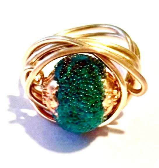 Vtg Gold Nested Green Spinner Bead Ring - Sz. 8 - Black And Gold Auctions