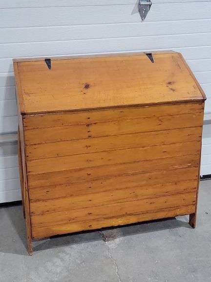VTG Early American Country Mill Chest - Black And Gold Auctions