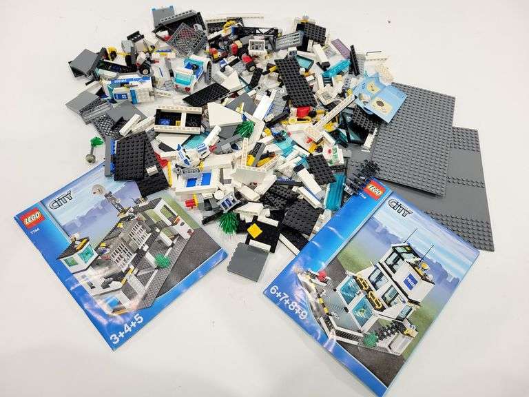 Lego City Jail & Police Station - Black And Gold Auctions