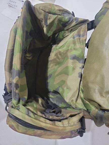 Cabela's Multi-Day Hunting Pack - Black And Gold Auctions