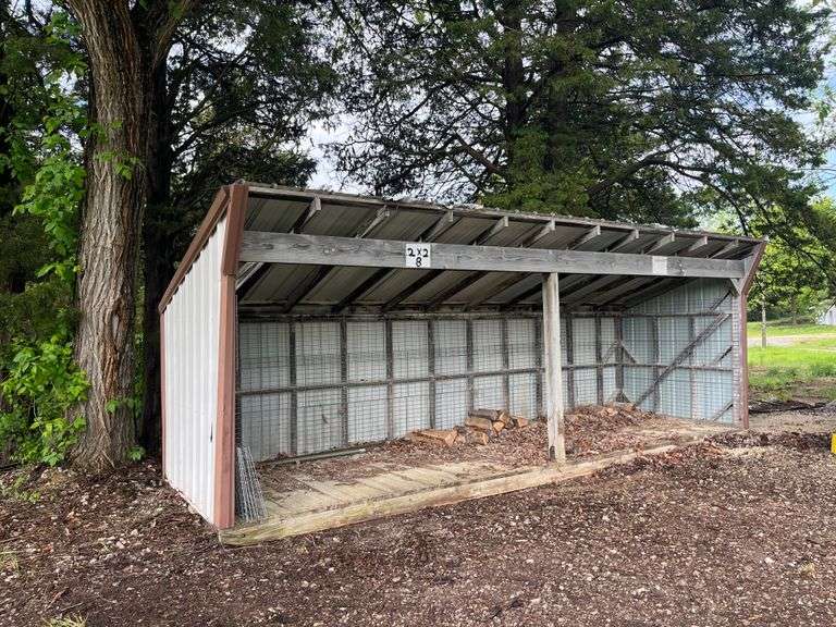 Open sided 22ft shed - Black And Gold Auctions