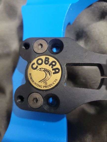 Blue Genesis Original Cobra Bow W/Case, Arrows, & Accesories - Black ...