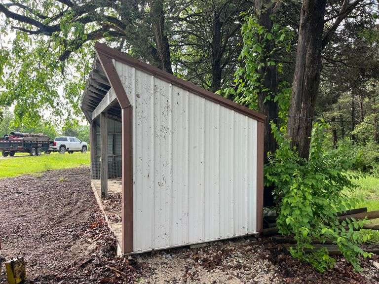 Open sided 22ft shed - Black And Gold Auctions
