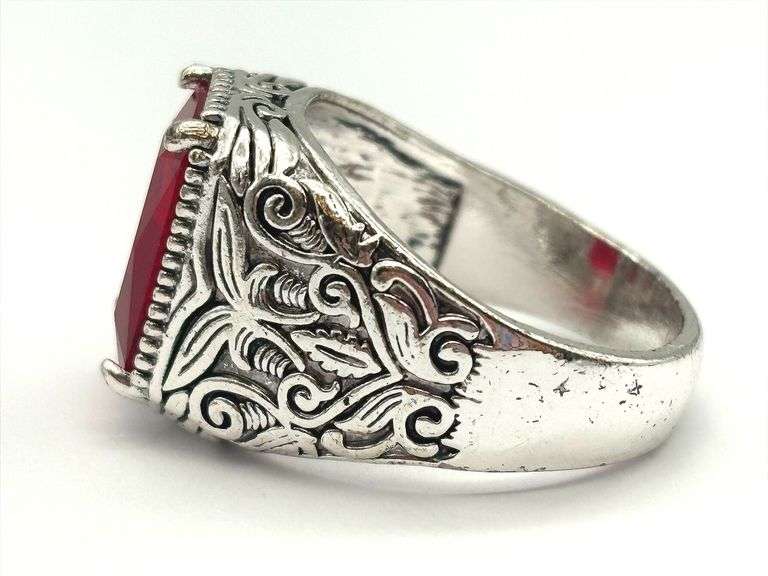 Red Stone Ring - Sz. 11 - Black And Gold Auctions