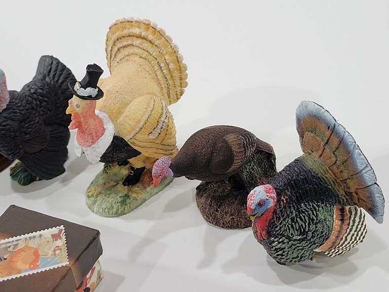 (8) VTG Mini Turkey Figurines - Black And Gold Auctions
