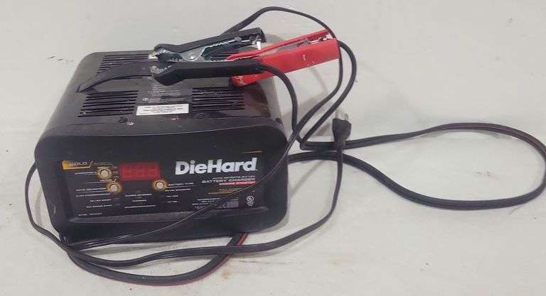 DieHard 71326 6/12V Gold Shelf Smart Battery Charger & 12/80A Engine ...