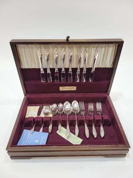 Community Silver Plated Flatware Set w Case - Black And Gold Auctions