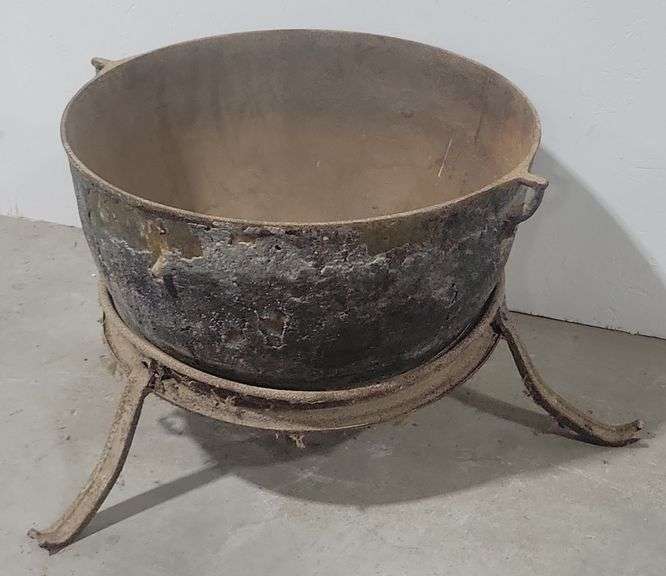 27" ANTIQUE Cast Iron Kettle/Cauldron W/Stand - Black And Gold Auctions