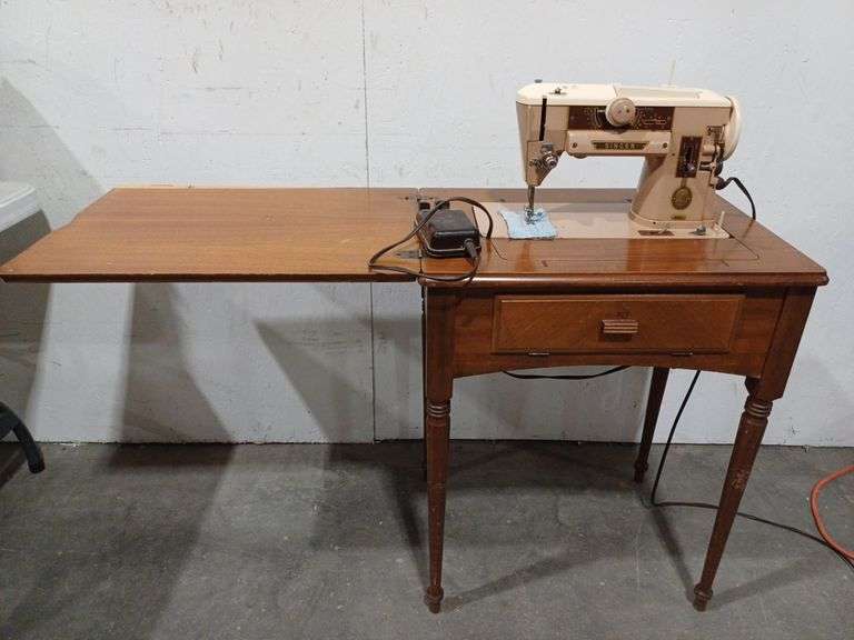 Singer Slant-O-Matic Sewing Machine Desk w/ Manual - Black And Gold ...