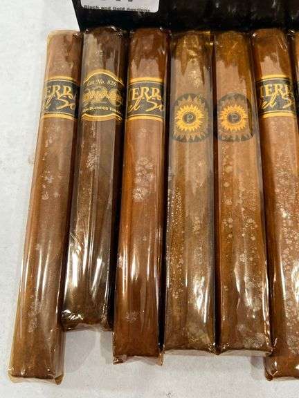 Tabacalera Perdomo Cigar Box Full of Mixed Cigars - Black And Gold Auctions