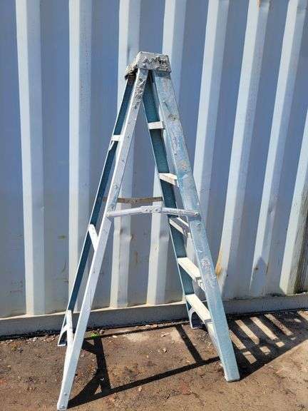 Werner Turquoise 6ft Ladder - Black And Gold Auctions