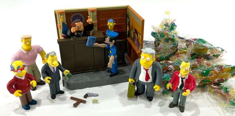The Simpsons Springfield Court Room Playset w/ Figures - Black And Gold ...