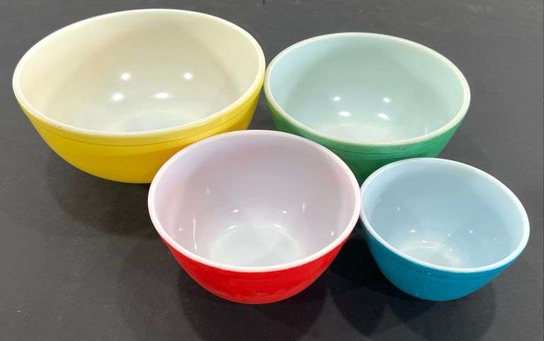 (4) Vintage PYREX Primary Colors Nesting Mixing Bowls - Black And Gold ...