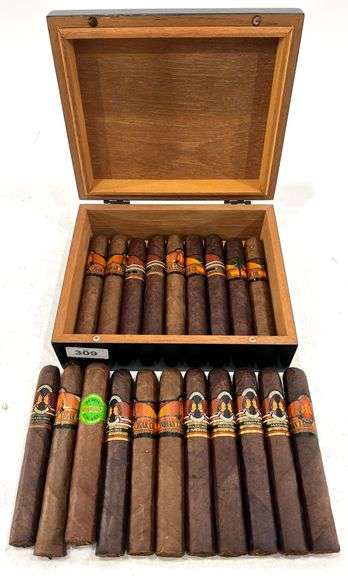 VTG TorañO Cigar Box Full of Mixed Cigars - Black And Gold Auctions