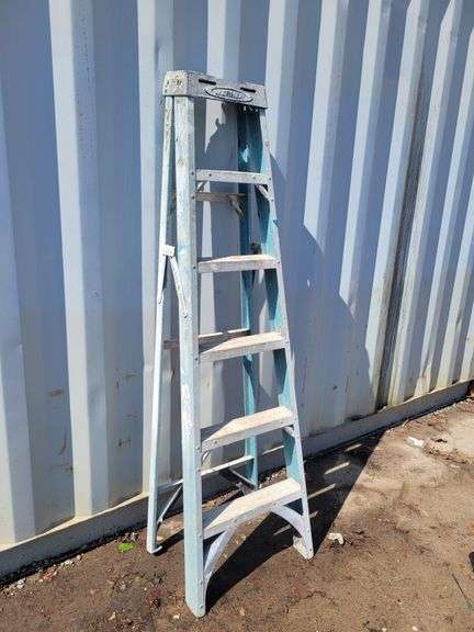 Werner Turquoise 6ft Ladder - Black And Gold Auctions