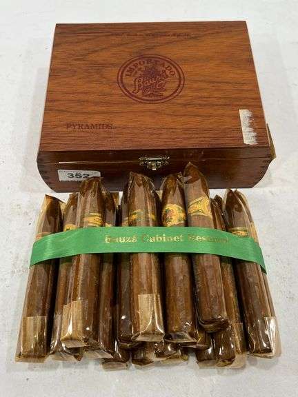 VTG Pyramids Cigar Box Full of Mixed Cigars - Black And Gold Auctions
