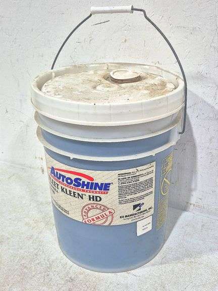 5 Gallons Auto Shine Fleet Kleen HD - Black And Gold Auctions
