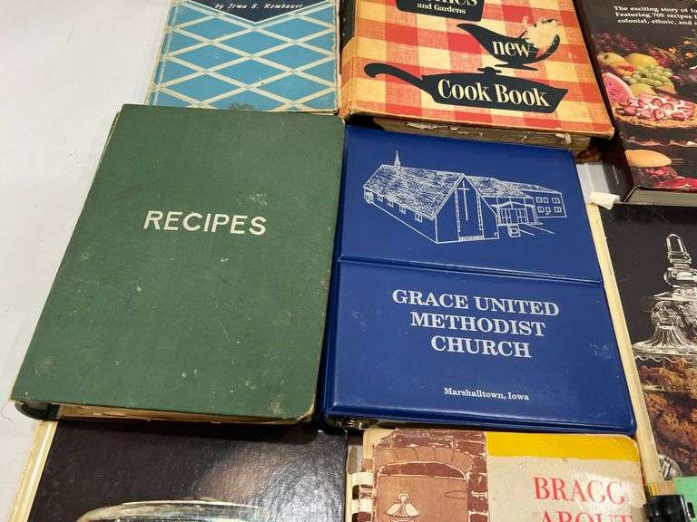 Vintage Cook Books - Black And Gold Auctions