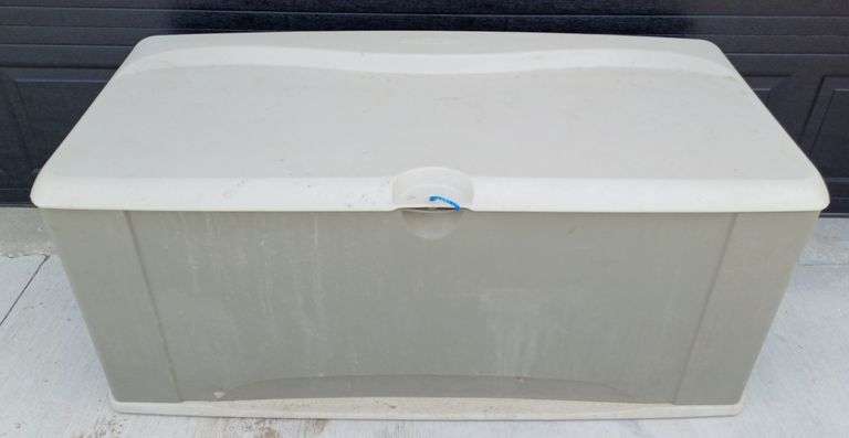 Pool Box w/ Life Jackets - Black And Gold Auctions