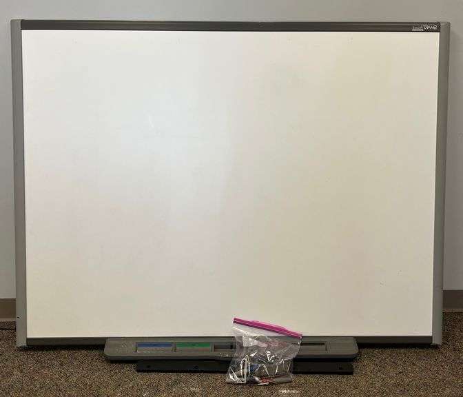65” Smart Board SmartTech - Black And Gold Auctions