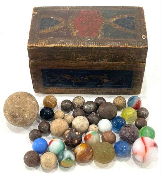 Vintage / Antique Marbles - Black And Gold Auctions