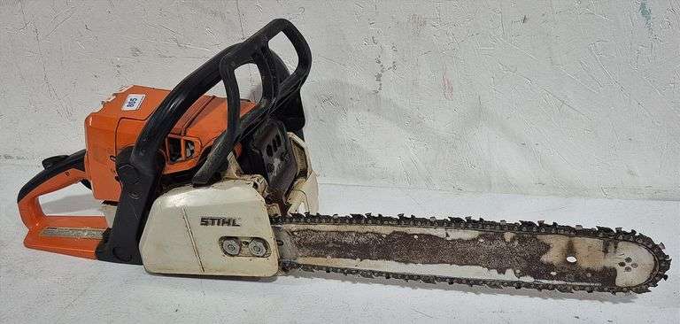 STIHL 025 Chainsaw - Black And Gold Auctions