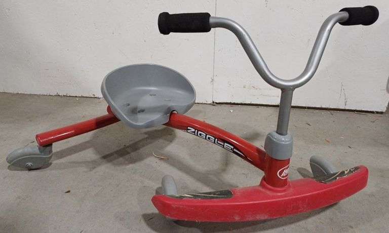 Radio Flyer Ziggle - Black And Gold Auctions