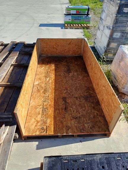 (5) Long Wooden Pallet and Plywood Shipping Box Pallet - Black And Gold ...