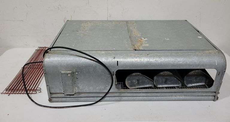 Vintage Multi Department Chick Brooder - Black And Gold Auctions