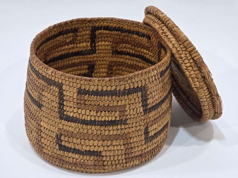 Native American Style Hand Woven Coil Basket w Lid - Black And Gold ...