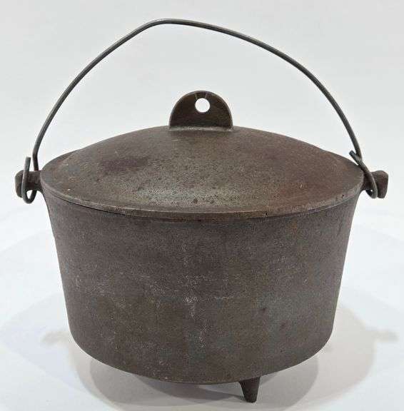 VTG Cast Iron Footed Bean Pot w Handle & Lid - Black And Gold Auctions