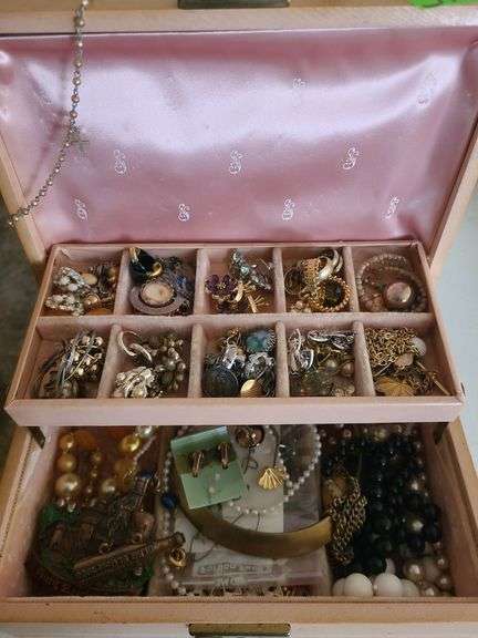 Tanish yellow jewlery box and costume jewelry - Baker Auctions & Real ...