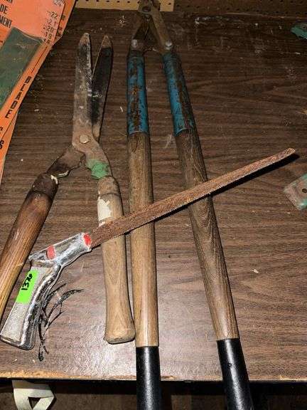 Grading Tools & saw - Baker Auctions & Real Estate, LLC