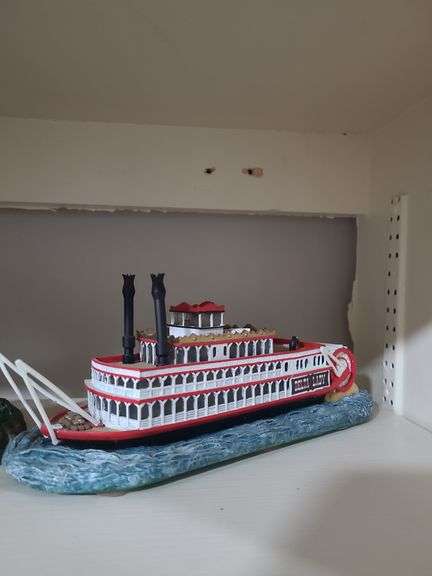 Riverboat & Lighthouse decor - Baker Auctions & Real Estate, LLC