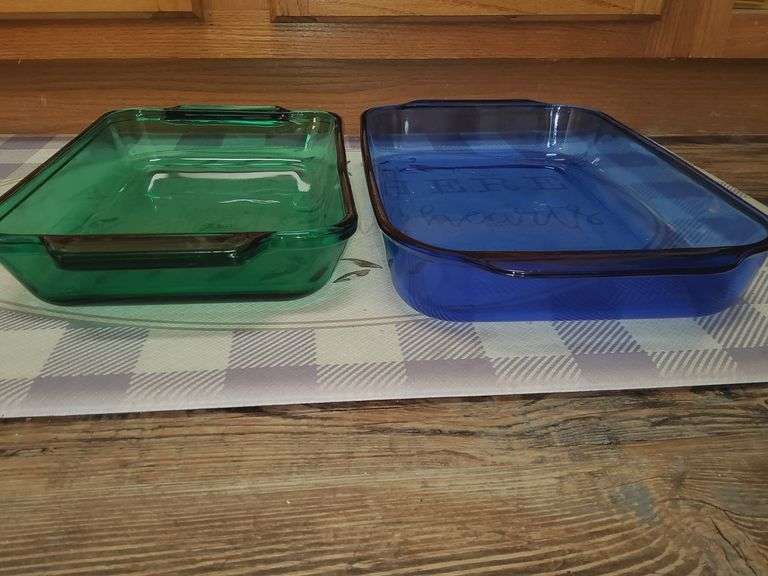 Pyrex blue 13x9x2 pan, Anchor green 8x11.5x2 pan, Pyrex clear 15x10x2 ...