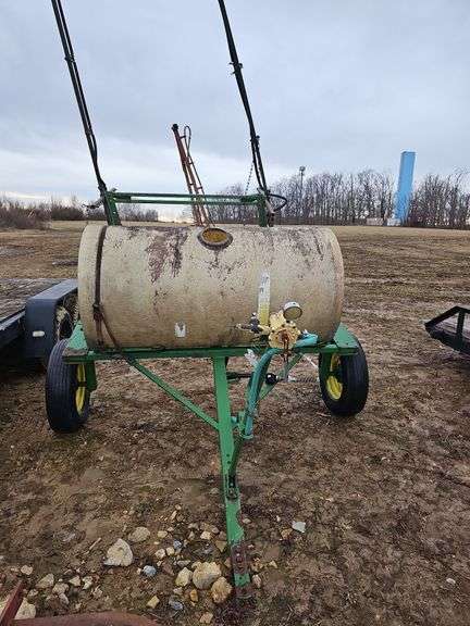 John Deere sprayer - Baker Auctions & Real Estate, LLC