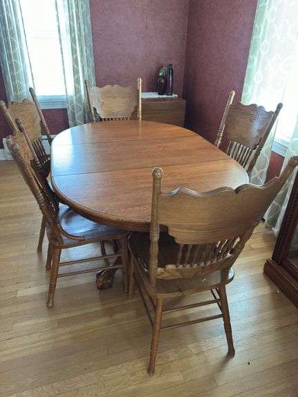 Oak Kitchen Table w/5 chairs & a captains chair - Baker Auctions & Real ...