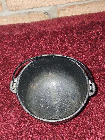 Mini pot with handle - Baker Auctions & Real Estate, LLC