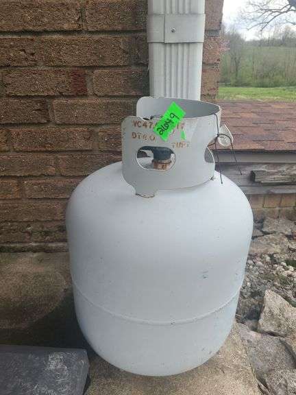 Propane tank - Baker Auctions & Real Estate, LLC