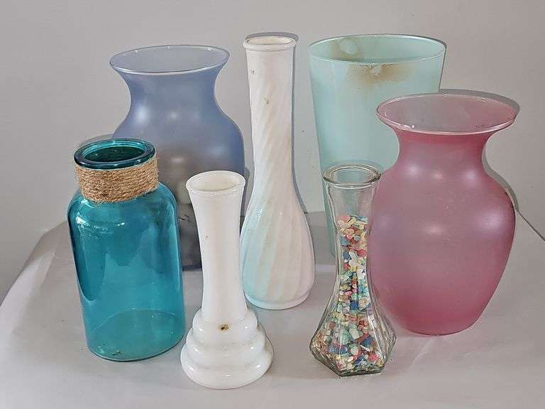 7 vases - Baker Auctions & Real Estate, LLC