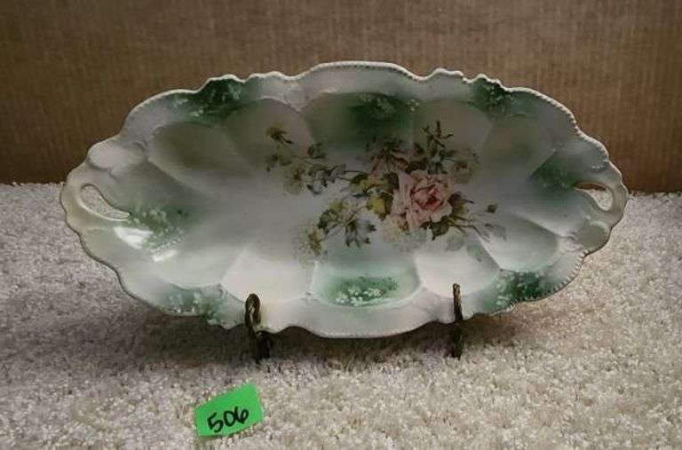 Hot plate and serving dishes. - Baker Auctions & Real Estate, LLC
