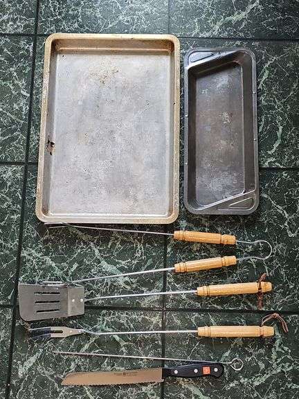 Vintage baking sheet, knife, and other misc items. - Baker Auctions ...