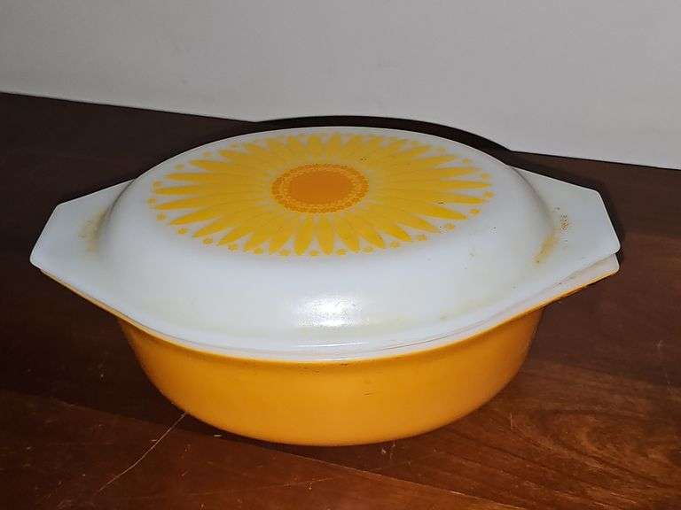 Vintage PYREX Daisy/Sunflower Oval 1½ Qt Ovenware Casserole & Lid 043 ...