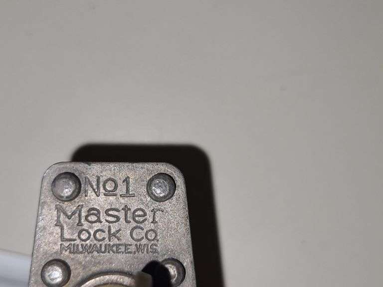 Master Locks & Various Keys - Baker Auctions & Real Estate, LLC