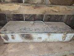 Vintage Metal Toolbox & Husky CM 50 Socket & RachetSet in Metal Case ...