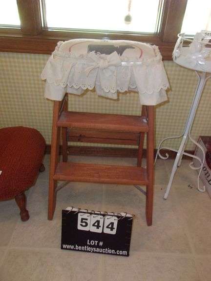 WOODEN DAIRY FEEDS STEP LADDER - Bentley & Associates, LLC