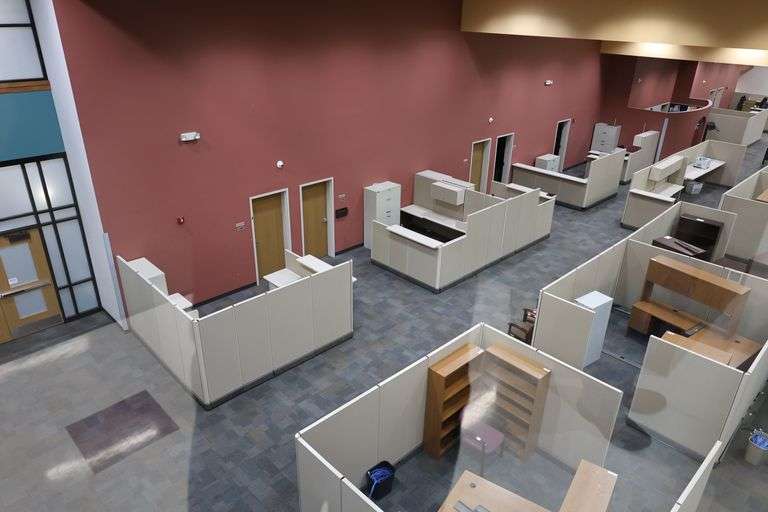 LOT: OFFICE PARTITIONS / CUBICLES - Bentley & Associates, LLC