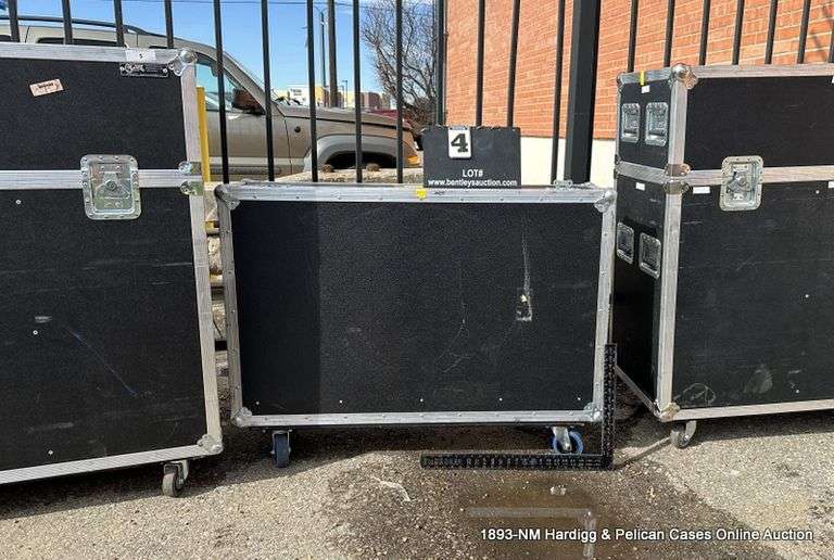 MARTIN BLACK SHIPPING/TRAVEL CASE W/ CASTERS - Bentley & Associates, LLC